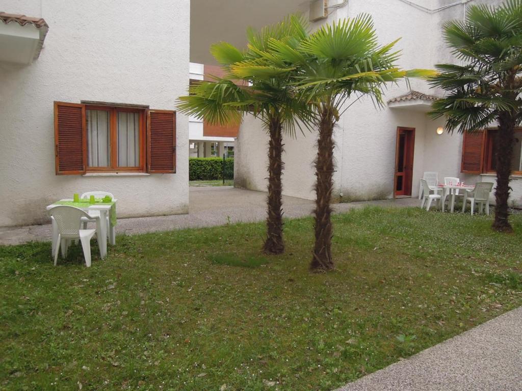 Nice flat for 6 guests with private garden, Bibione (bijgewerkte ...