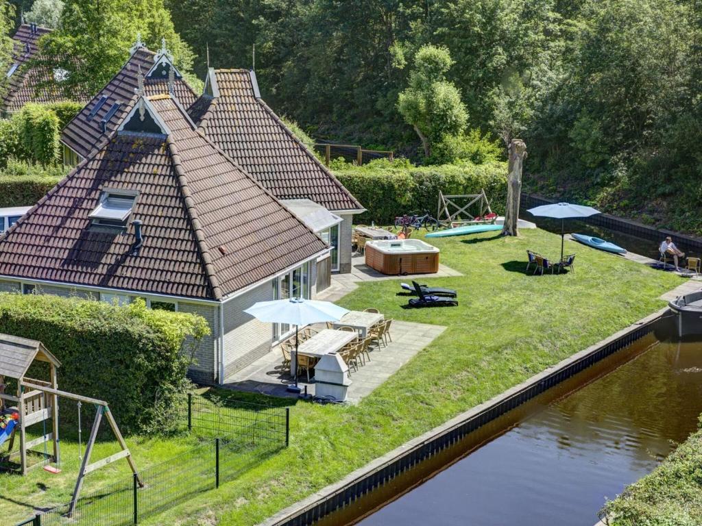 Majestic holiday home in Friesland with Jetty, Earnewâld (updated ...