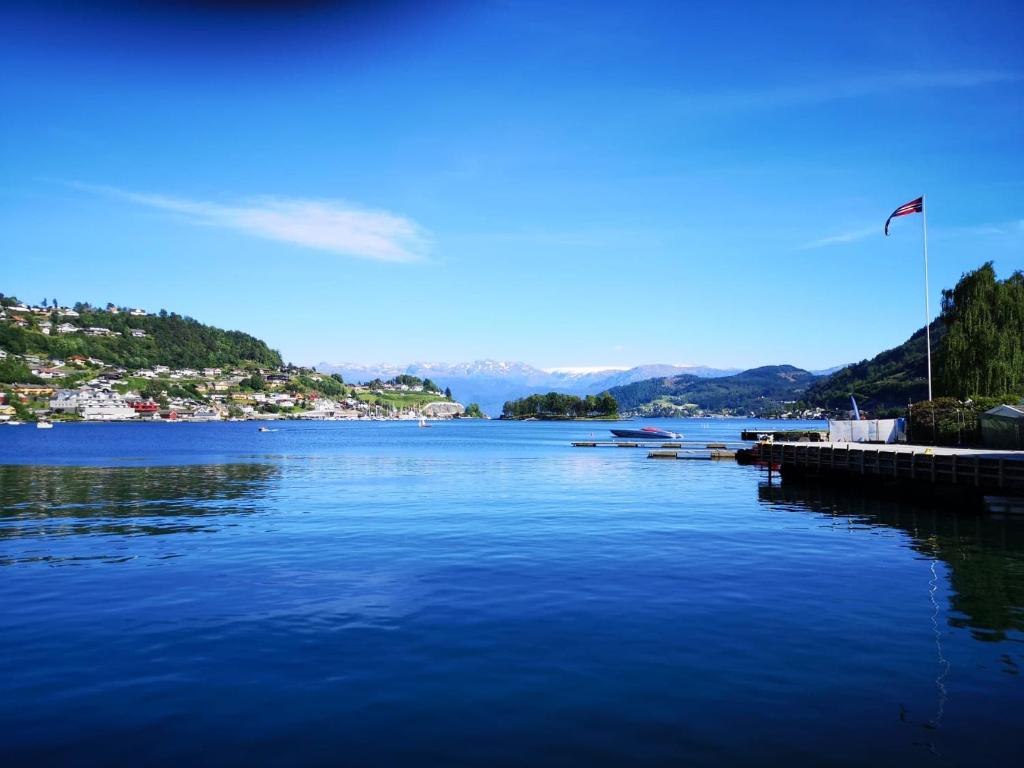 Captivating 4-Bed Apartment heart of Norheimsund, Norheimsund (precios ...