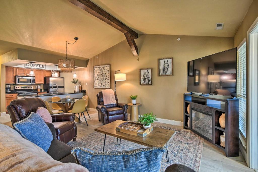 Branson Condo with Pool and Golf Course Views!, Branson (updated prices ...