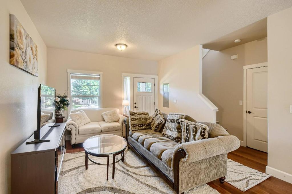 Oregon Jade Lodging Monthly Rental 3 Br, No Tax, Oregon City (updated ...