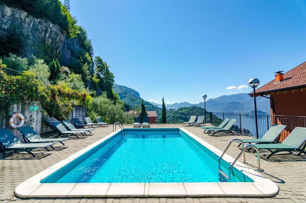 Stunning Sunset over Varenna (AC+pool), Perledo (updated prices 2025)