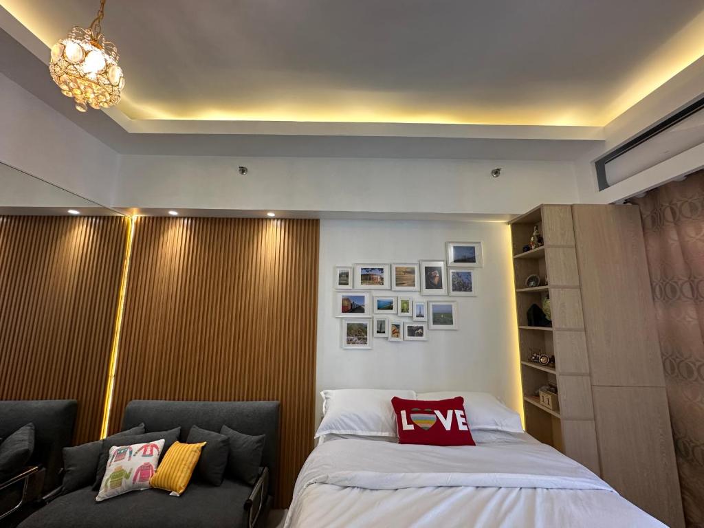 Homey Condo by the Bay, Manila (updated prices 2026)