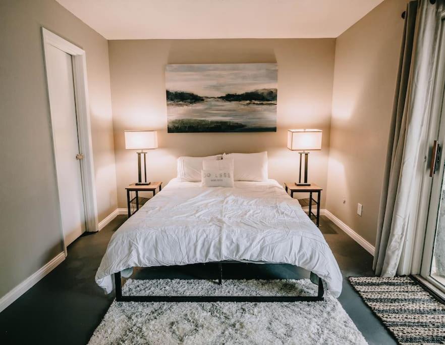 'The Inn & Out'-Entire Townhome in Bella Vista w Hot Tub & Tunnel ...