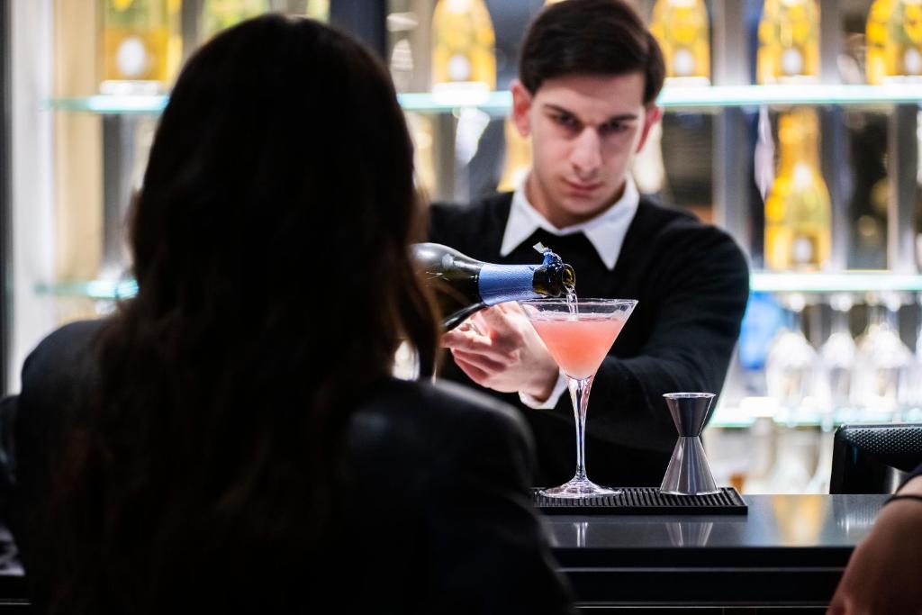 Hotel 77 Seventy-Seven - Maison D'Art Collection, Rome (updated prices ...