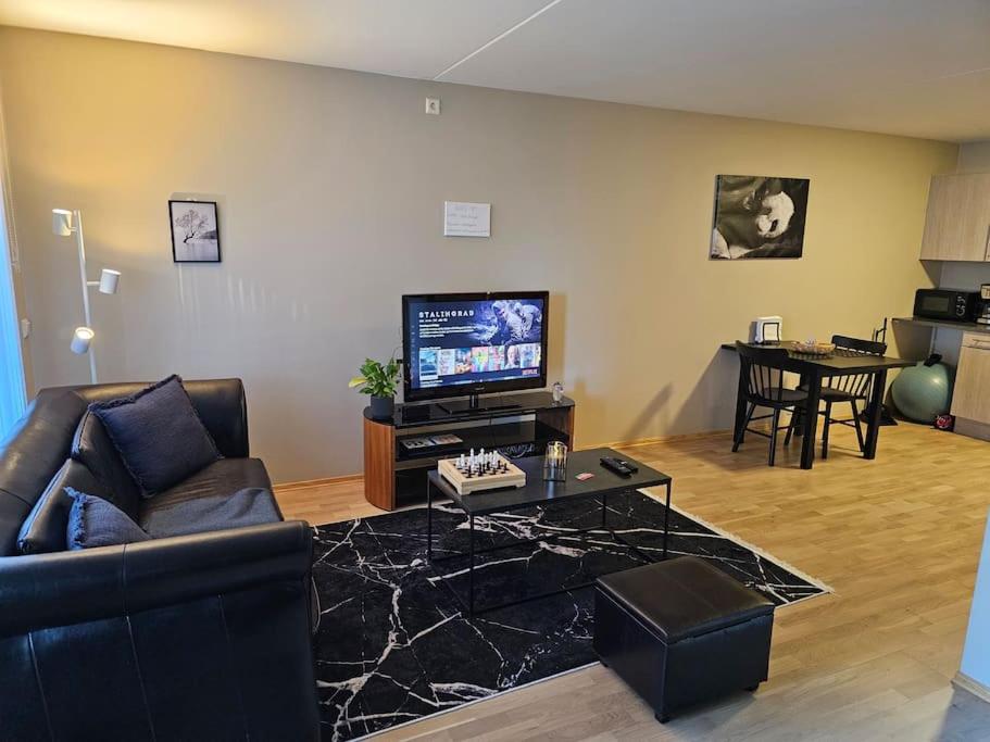 King Size bed plus 4beds free parking indoors, Lorenskog (updated ...