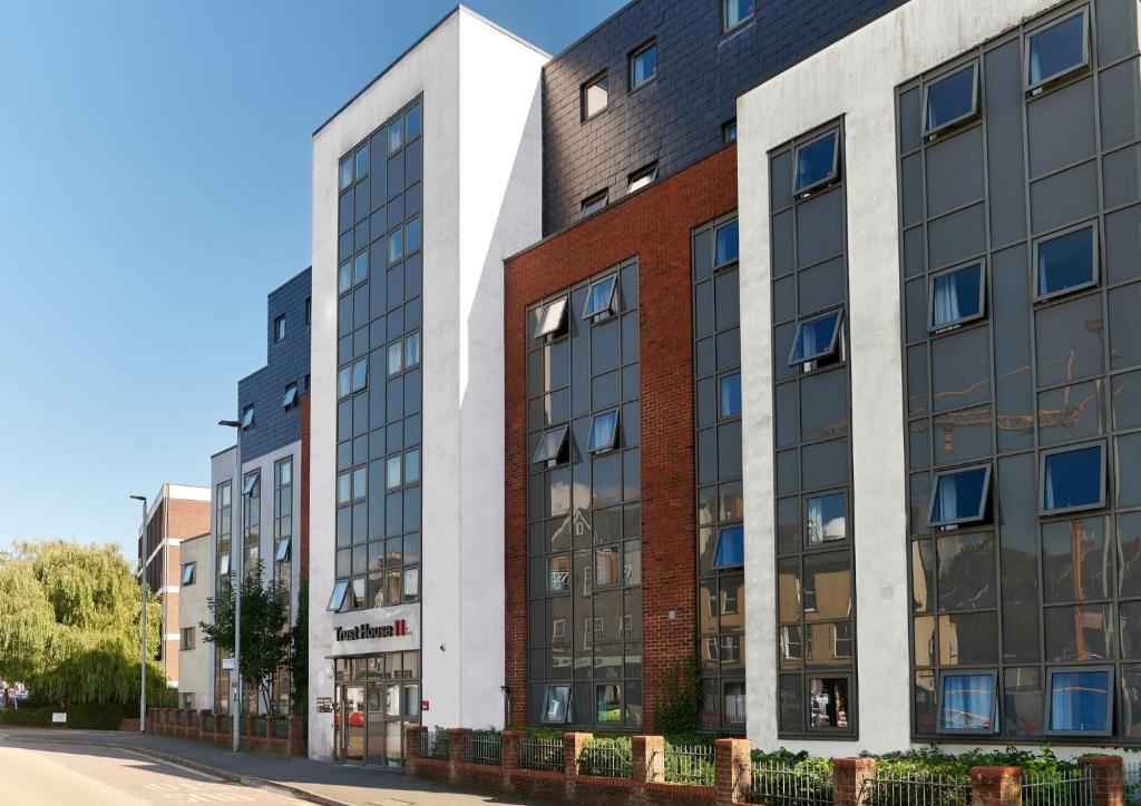 For Student Only - Trust House Near Exeter City Centre, Exeter (updated ...