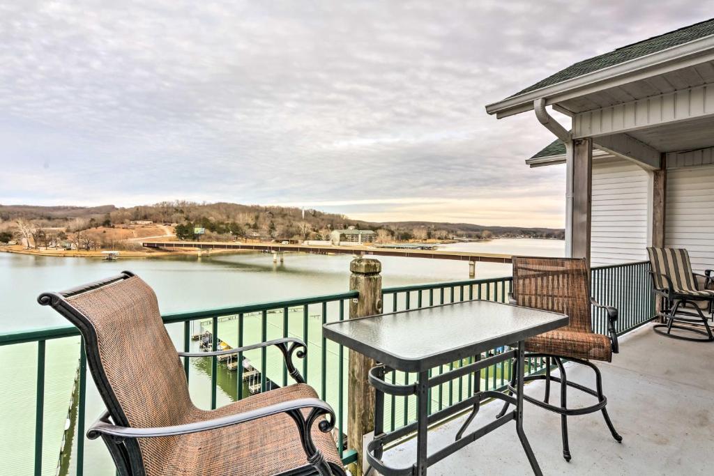 2 Pools Waterfront Condo on Lake of the Ozarks!, Camdenton (updated ...