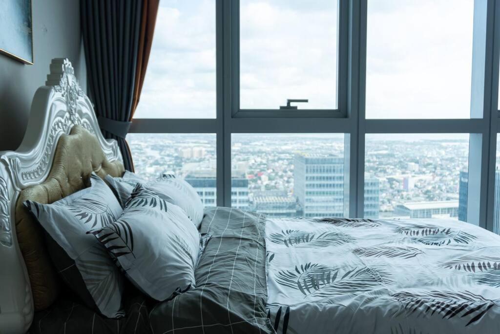 A2J Luxury Uptown 2BR BGC Suite Near Uptown, Manila (updated prices 2025)