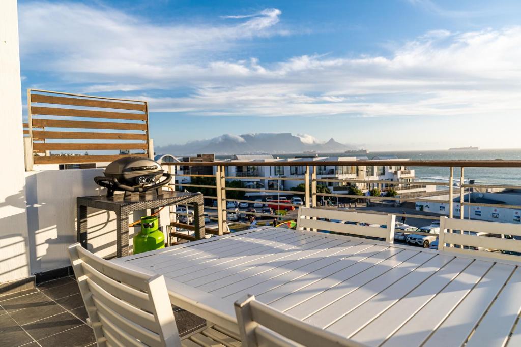 Panoramic Ocean View Beachfront Top floor 2 bed, Big Bay- 212 Eden on ...