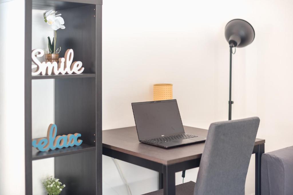 Penthouse with urban and partial sea view!, Athens (updated prices 2024)