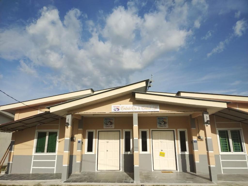 Homestay Embah Ros & Embah Lek, Hutan Melintang (updated prices 2025)