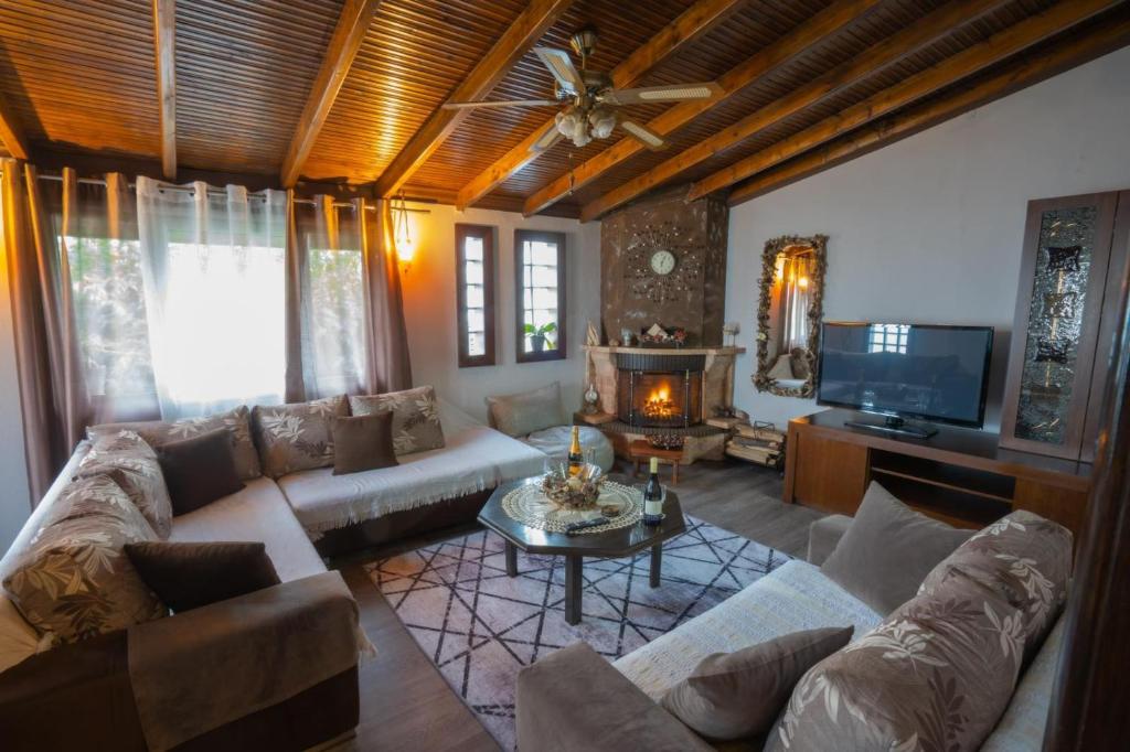 Casa Rita ΛΟΥΤΡΑ ΠΟΖΑΡ, Aridaia (updated prices 2025)