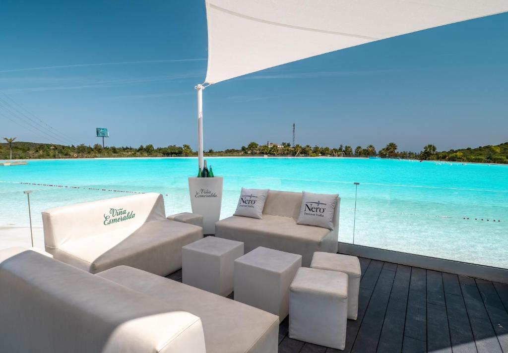 Alcazaba Lagoon 2379, Estepona (updated prices 2026)