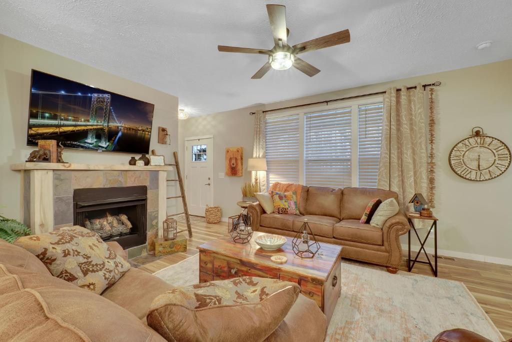 Lazy Bear Inn, Boyne City (updated prices 2025)