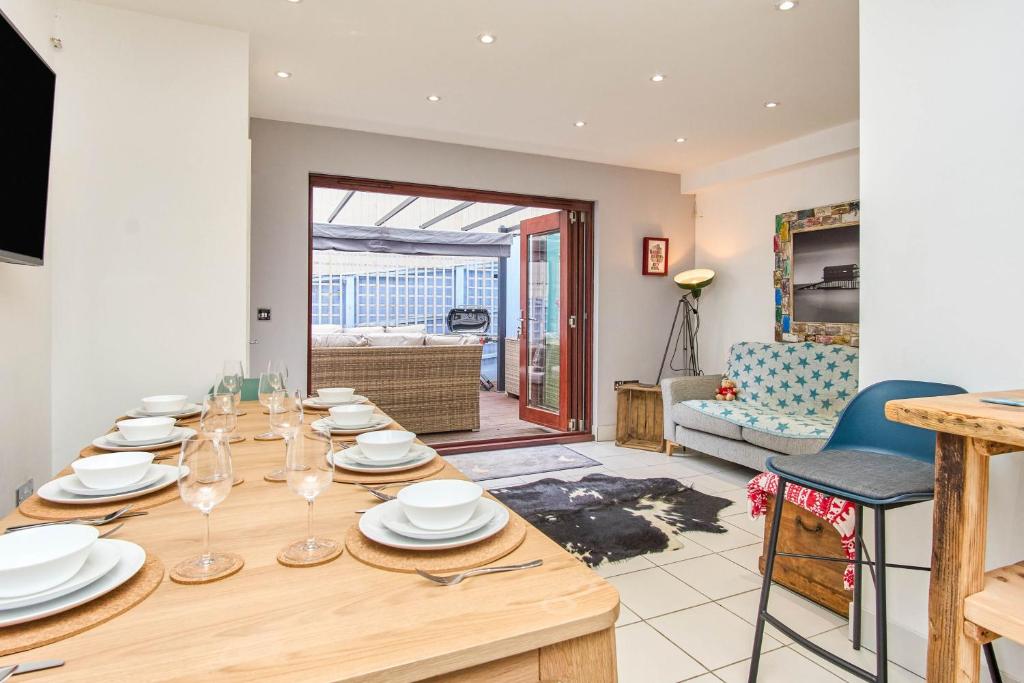 Harbour Walk, Bembridge (updated prices 2026)