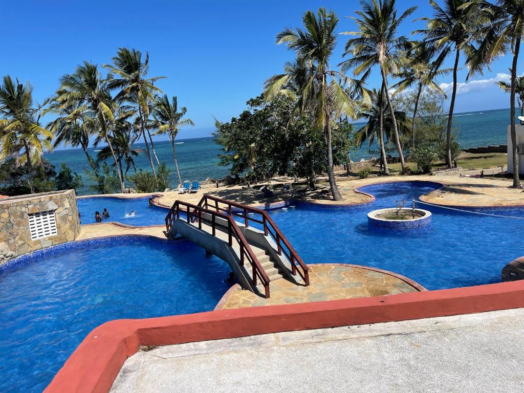 Cozy 2-bedroom beachfront villa-Lamera, Mombasa (updated prices 2025)