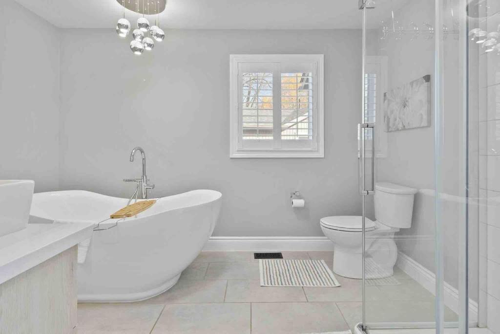 Impressive Modern Waterfront Home on Georgian Bay, Port McNicoll ...