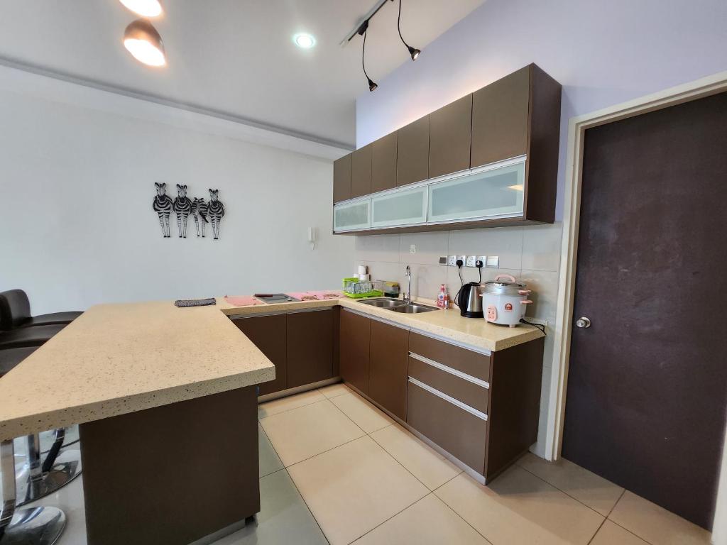 Imago The Loft 7 to 10 pax 2 bathroom 2 to 3 bedroom - LSS HomeStay ...