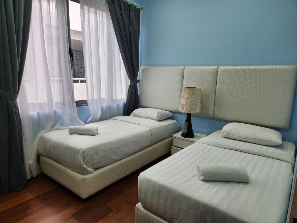 Imago The Loft 7 to 10 pax 2 bathroom 2 to 3 bedroom - LSS HomeStay ...