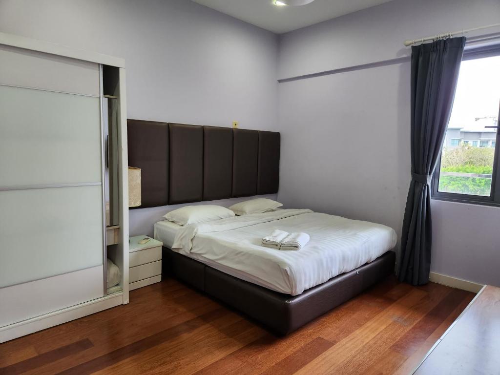 Imago The Loft 7 to 10 pax 2 bathroom 2 to 3 bedroom - LSS HomeStay ...