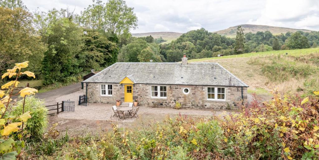 Burnside - gorgeous romantic cottage for 2, Monzie, UK - Booking.com
