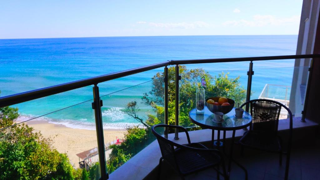 Byala Cliff Sea View Suite, Byala (updated prices 2025)