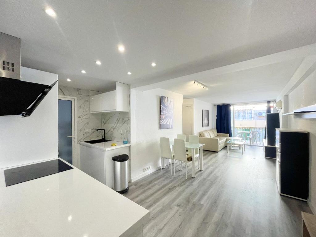 Navasa Modern Poniente Beach, Benidorm (prezzi aggiornati per il 2025)