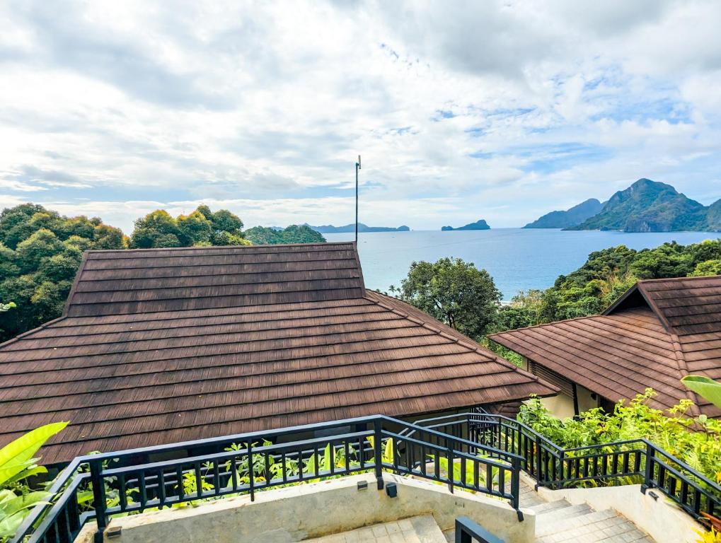 Perch El Nido's Seaview Villas overlooking Marimegmeg, El Nido (updated ...