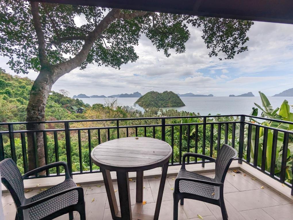 Perch El Nido's Seaview Villas overlooking Marimegmeg, El Nido (updated ...