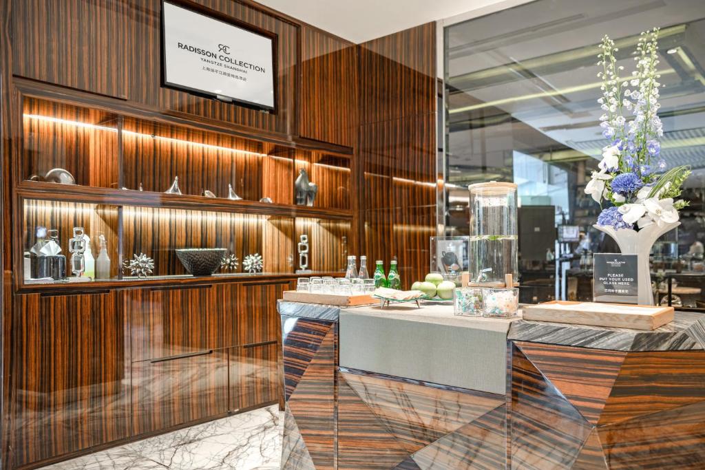 Radisson Collection Hotel, Yangtze Shanghai, Shanghai (updated prices 2025)
