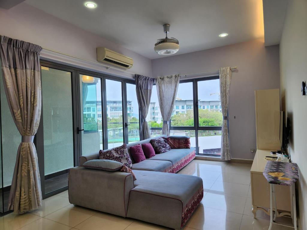 Imago The Loft 7 to 10 pax 2 bathroom 2 to 3 bedroom - LSS HomeStay ...