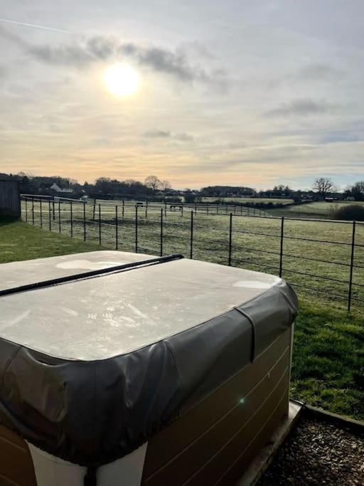 Rollestone New Forest (HOT TUB), Salisbury – Prezzi aggiornati per il 2023