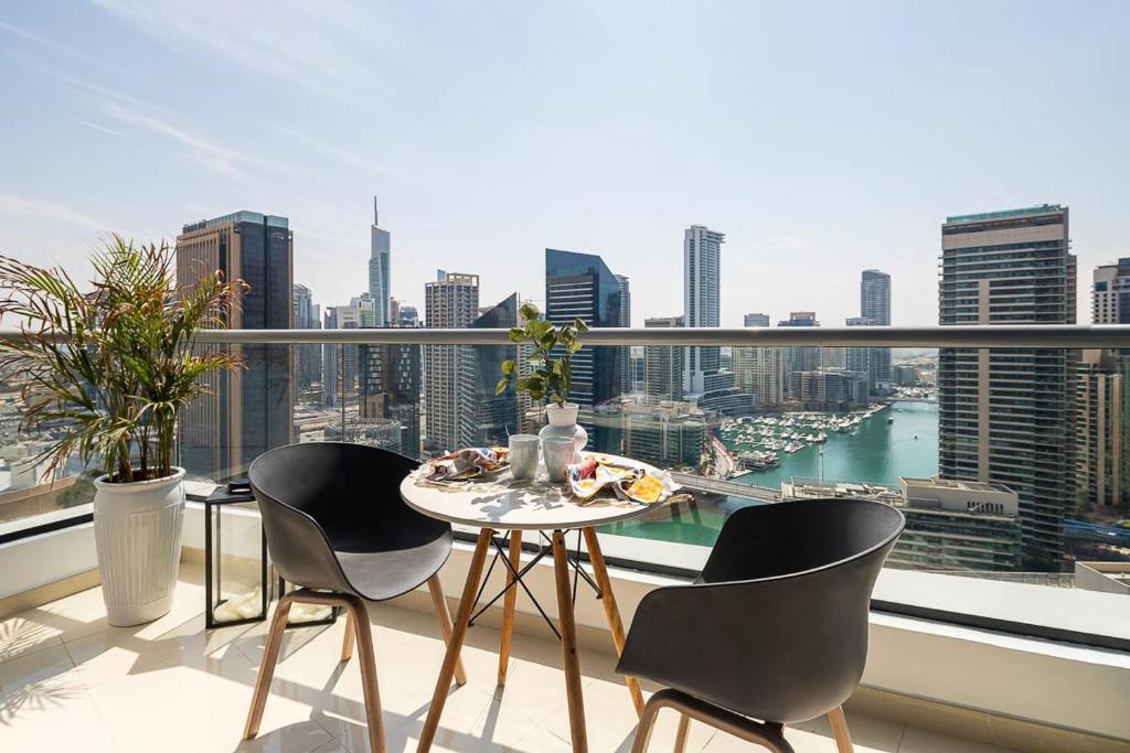 Frank Porter - Bay Central 1, Dubai – Updated 2024 Prices