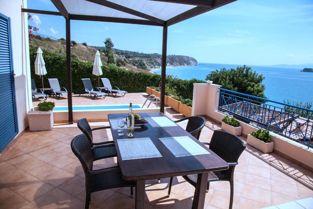 Hübsche Villa In Der Nähe Von Avithos, Privater Pool, Strand 300 M. Whirlpool, Tennisplatz. - Kefalonia