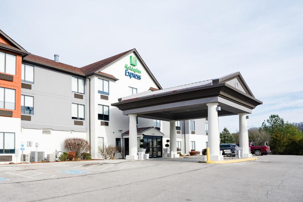 Holiday Inn Express Hotel & Suites Knoxville-North-I-75 Exit 112 by IHG ...