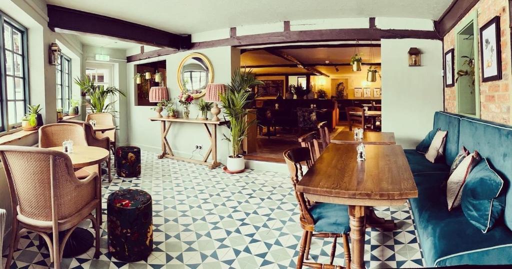 The New Inn Heckfield, Hook (updated prices 2025)