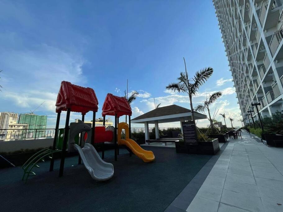 SMDC Coast Residences Condo near MOA, CCP, PICC, Star City, Manila ...