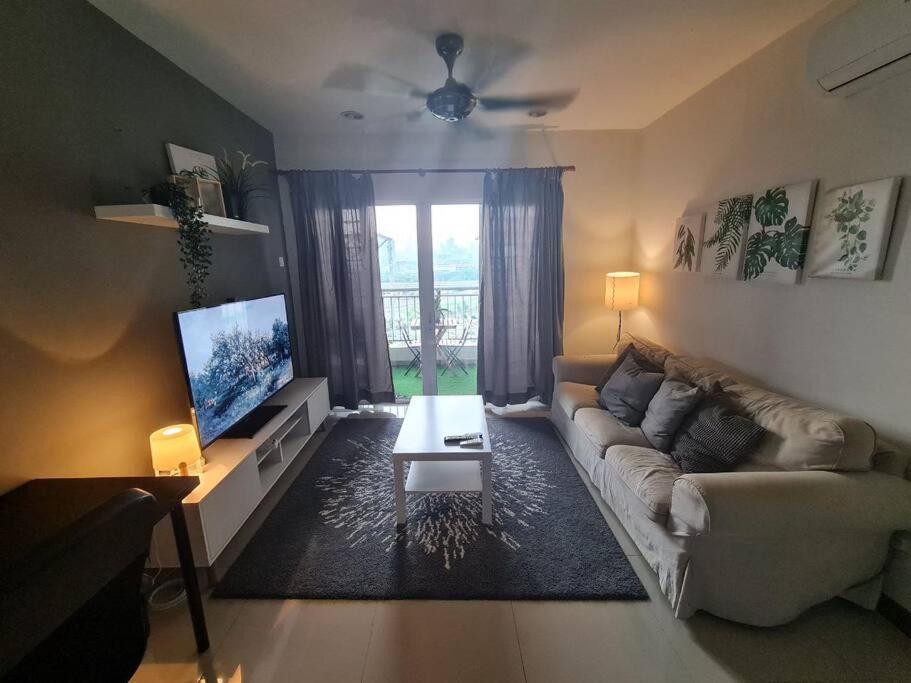 1 min Next to LRT CHERAS 68, Kuala Lumpur (updated prices 2025)