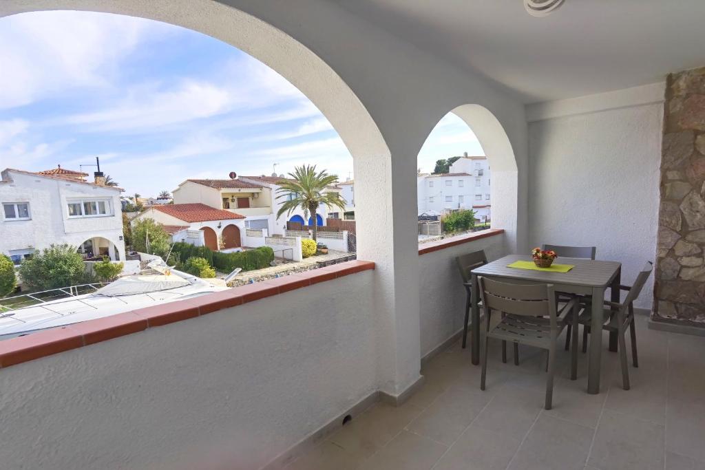 LEON INMO Apartment Dana - 15770, Empuriabrava (updated prices 2025)