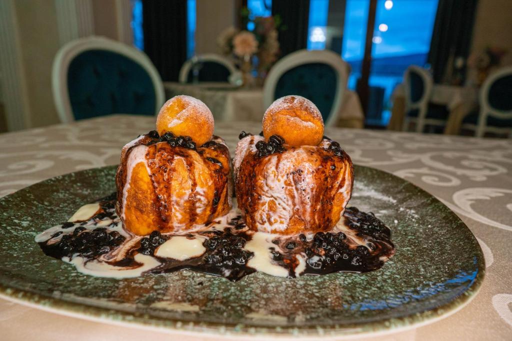 Gradinile Romane, Hangu (updated prices 2025)