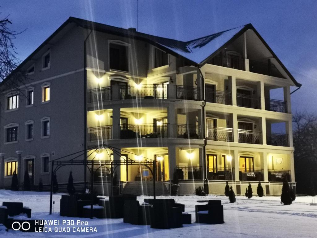 Gradinile Romane, Hangu (updated prices 2025)