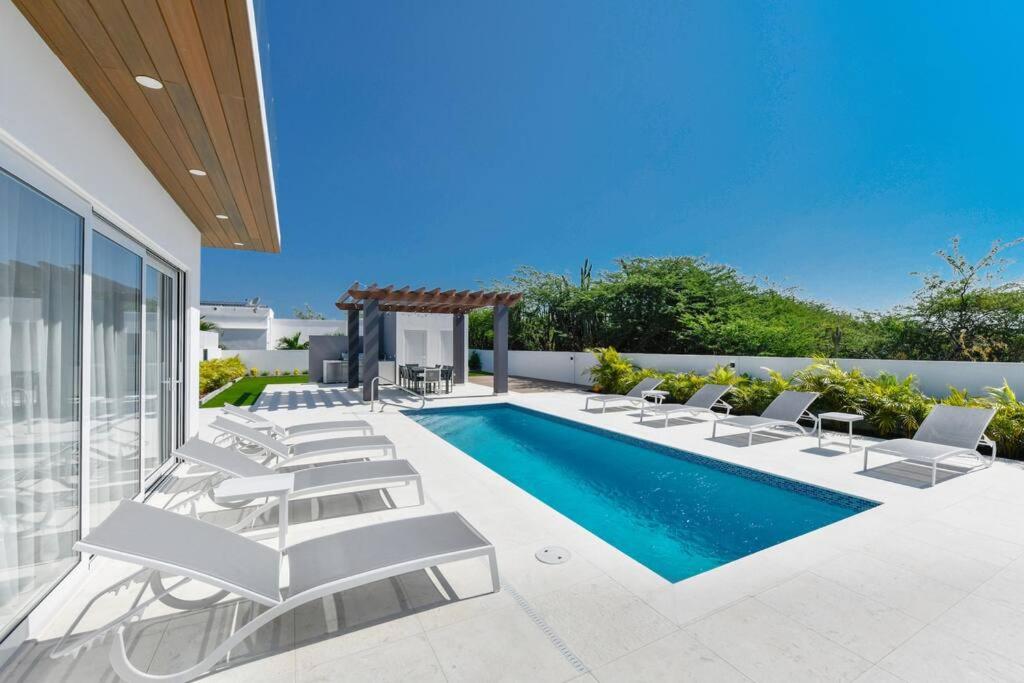 New 5BR 3BA Villa Biba Dushi 3-min EAGLE BEACH, Palm-Eagle Beach ...
