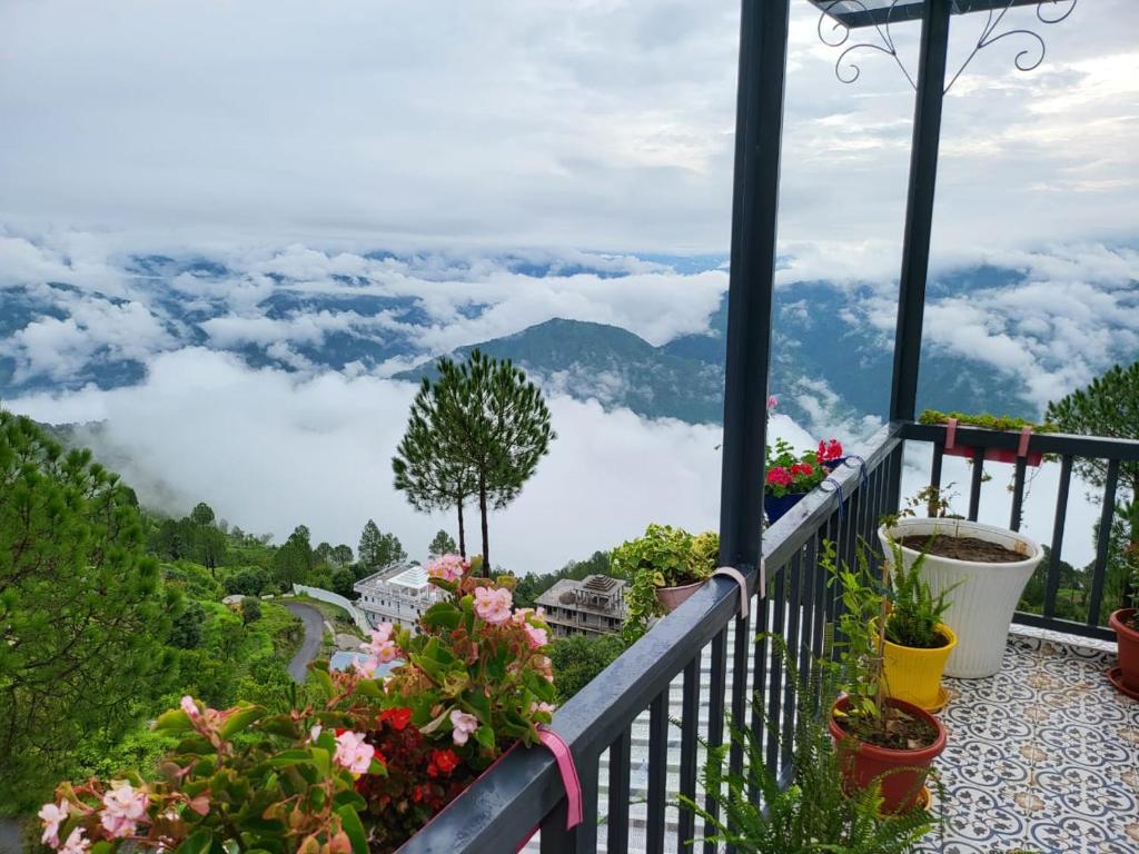 Villa The Ridge House, Chamba, India - Booking.com