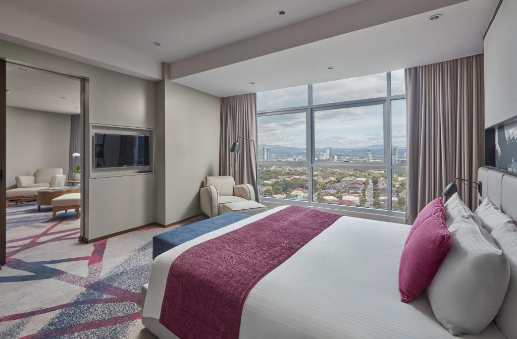 Crowne Plaza Manila Galleria by IHG, Manila (updated prices 2025)