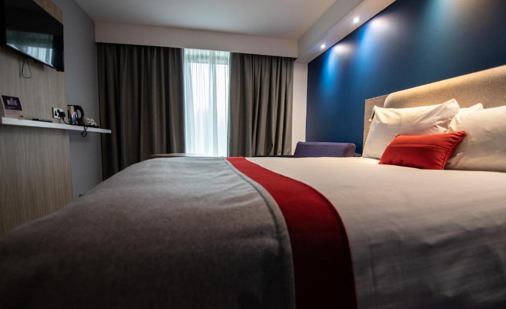 Holiday Inn Express London Stansted Airport by IHG, Stansted ...