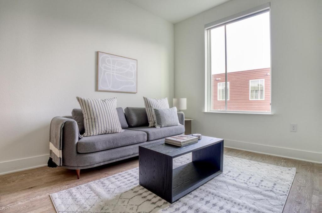 Central Austin 1br w pool roof wd nr Domain ATX-163, Austin (preços ...