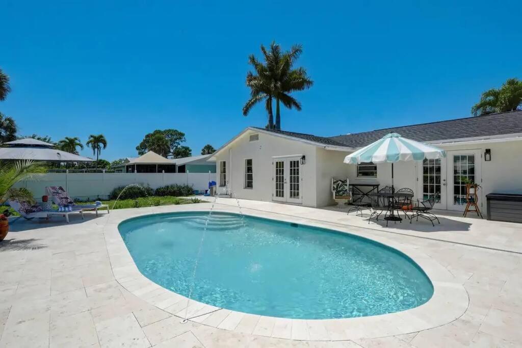 Holiday home Turtle Island - Family Friendly Pool Home -Welcome, Naples ...