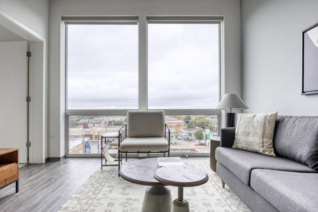 Logan Sq 1BR w Roof Gym 1 block to L CHI-479, Chicago (updated prices 2024)