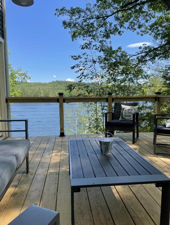 Rockview Road Retreat, Castleton – Updated 2024 Prices